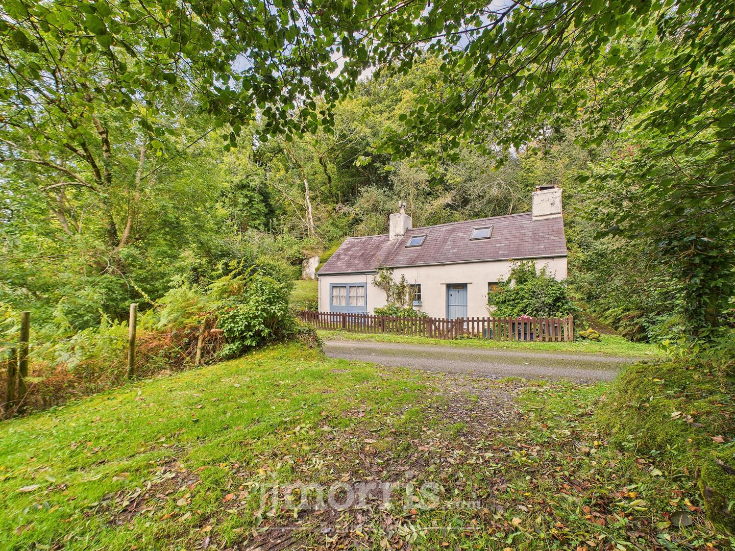 Cwmllan, Pontfaen, Fishguard – JJMorris